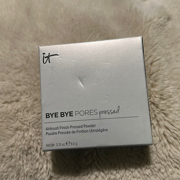 it cosmetics | Makeup | Nwt New In Box It Cosmetics Bye Bye Pores ...